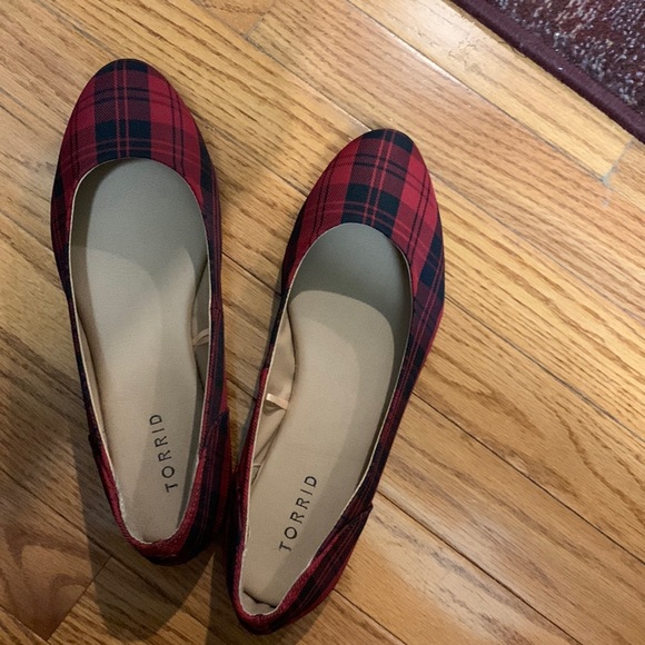torrid | Shoes | Torrid 95 W Red And Black Plaid Flats So Cute Never ...